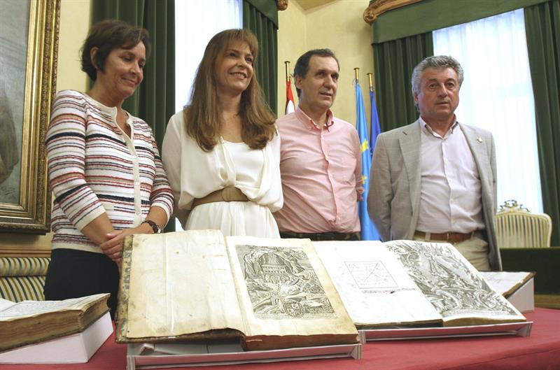 Fernanda Suárez dona a Gijón tres manuscritos de los siglos XVII y XIX ...