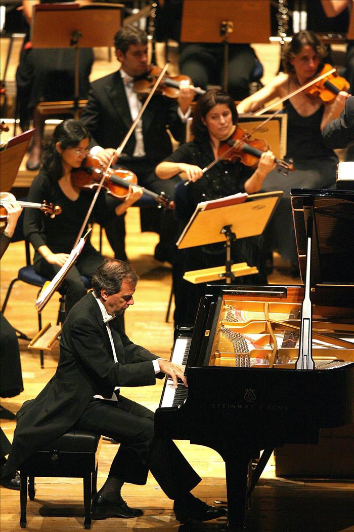 El pianista Josep Colom debuta en el Liceo como solista de «El ...
