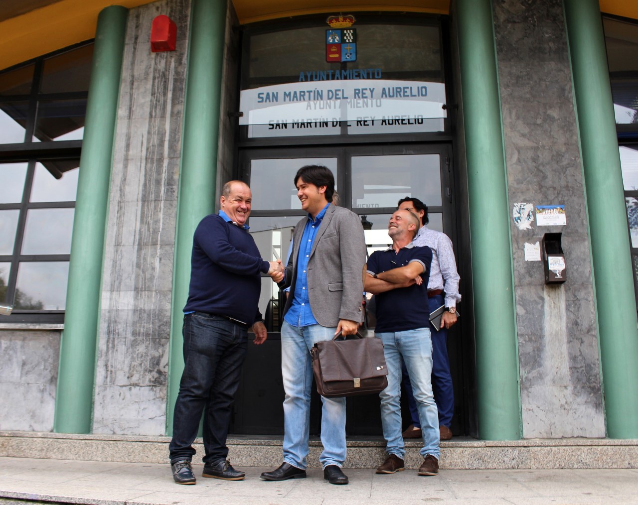 Borja Sánchez se reúne con el alcalde de San Martín del Rey Aurelio - El Digital de Asturias